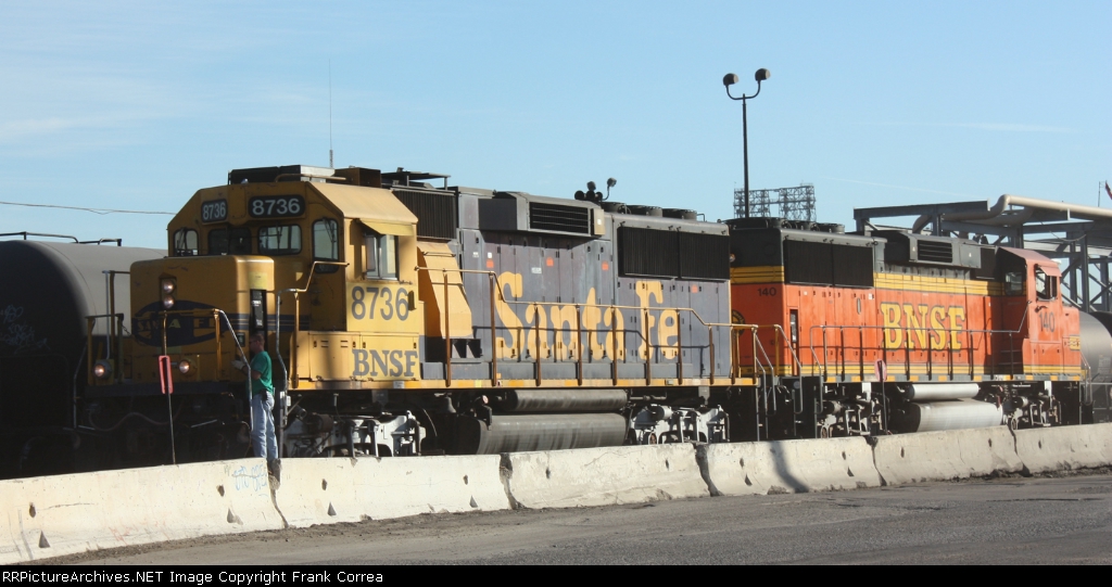 BNSF 8736 and 140